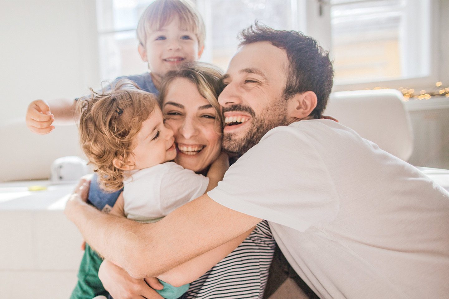 Health In a Minute: Benefits of Hugs & Change Your Sheets